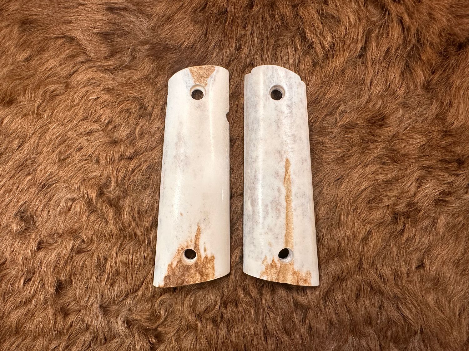 Magwell 1911 Stag Grips