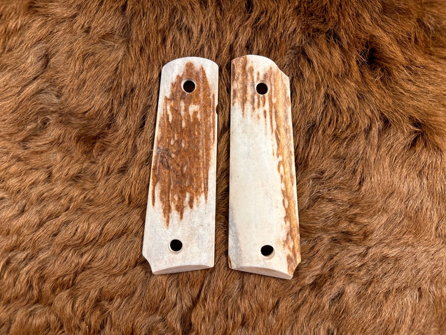 Traditional 1911 Stag Grips