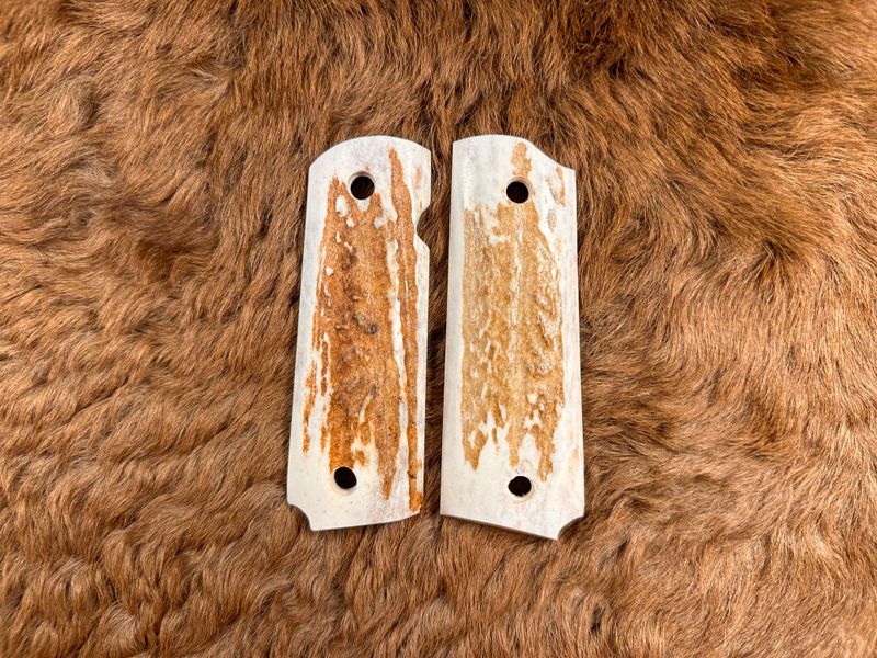 CUSTOM GRIPS