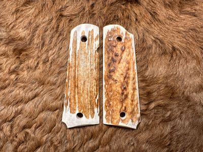 CUSTOM GRIPS