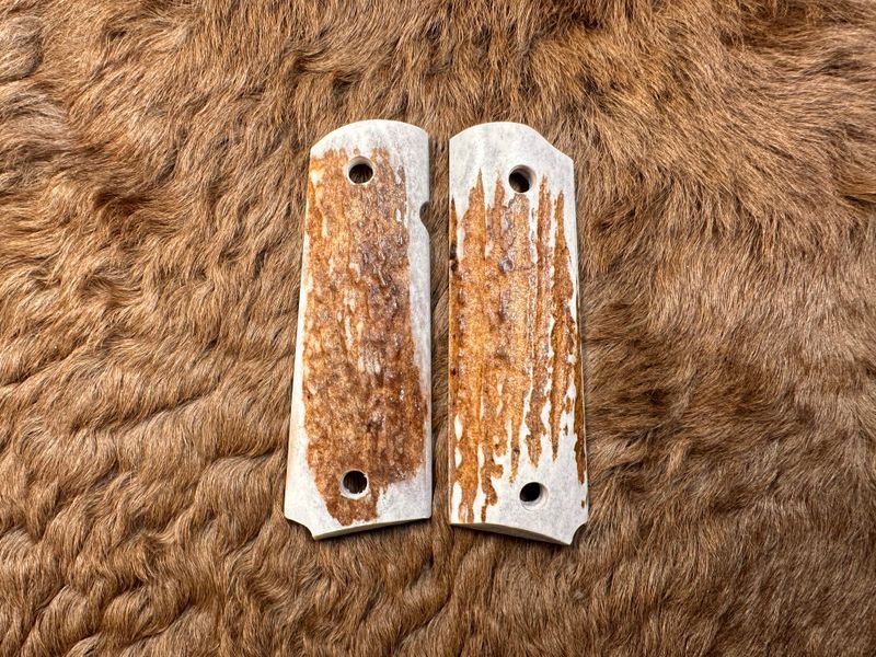CUSTOM GRIPS