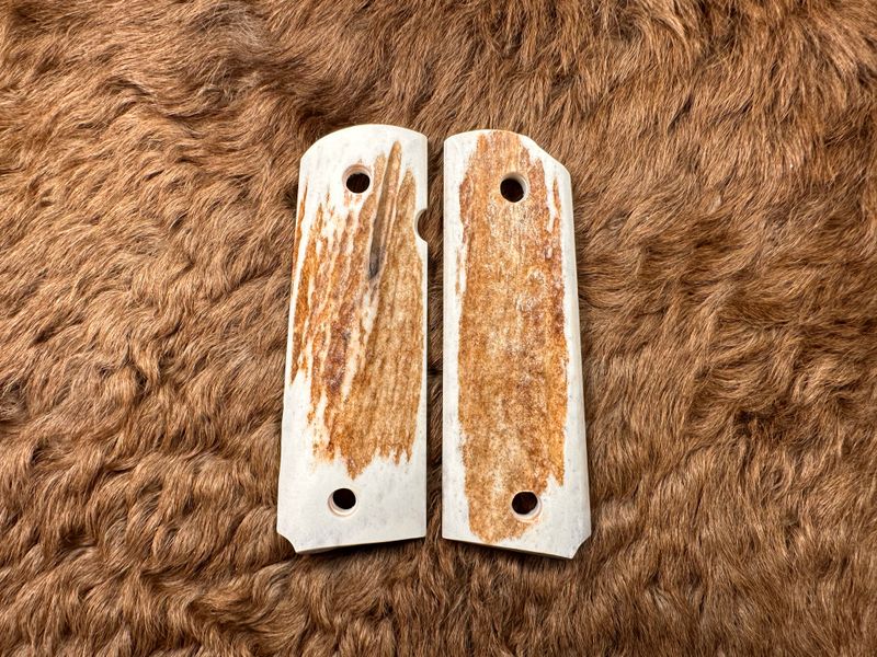 CUSTOM GRIPS