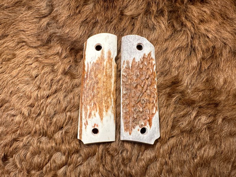 CUSTOM GRIPS
