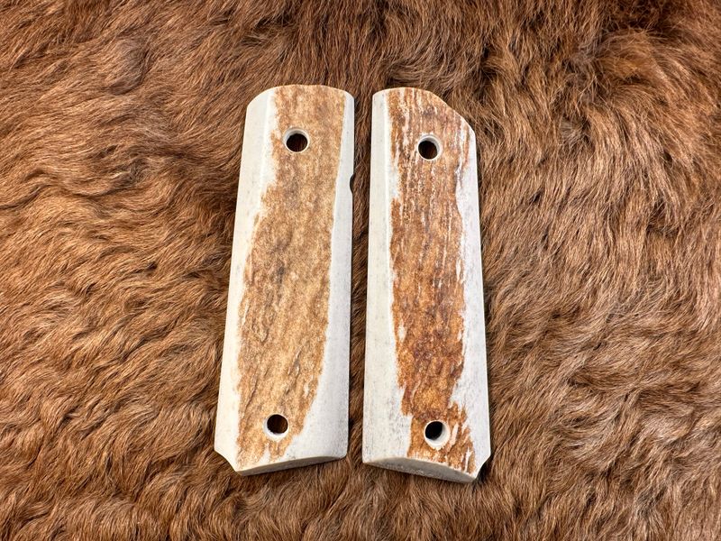 CUSTOM GRIPS