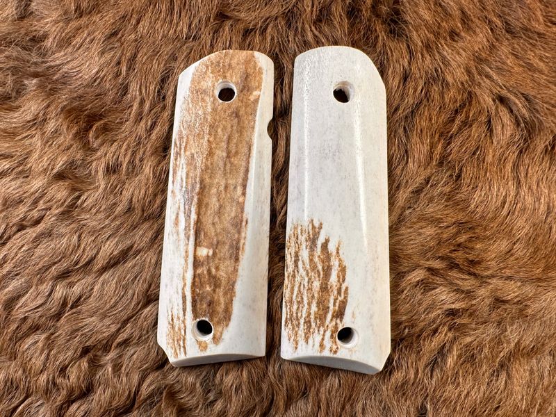 CUSTOM GRIPS