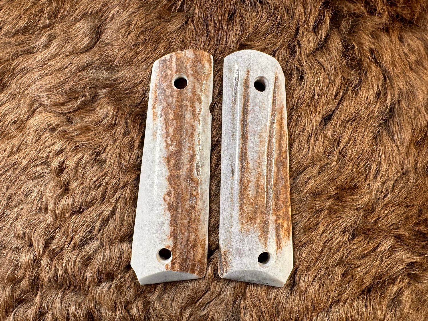 Traditional 1911 Stag Grips