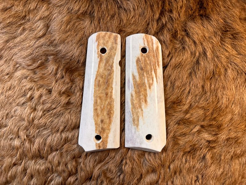 CUSTOM GRIPS