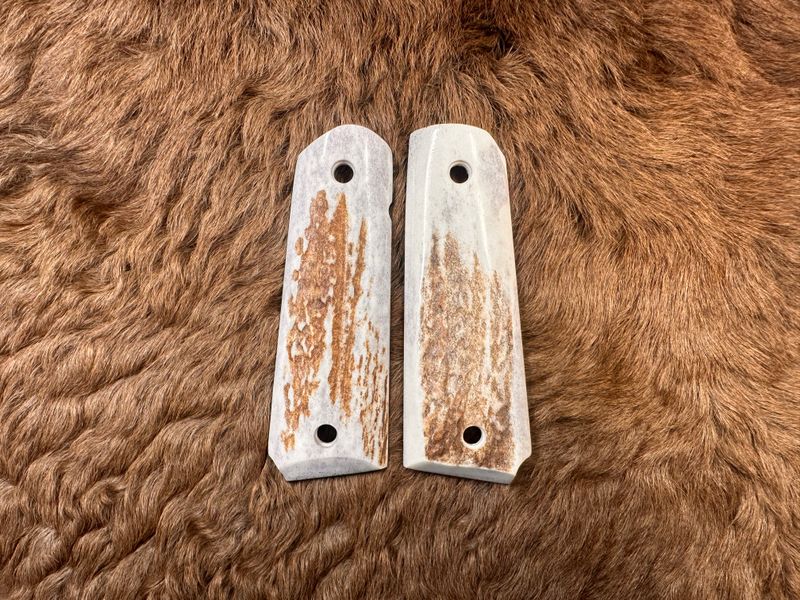 CUSTOM GRIPS
