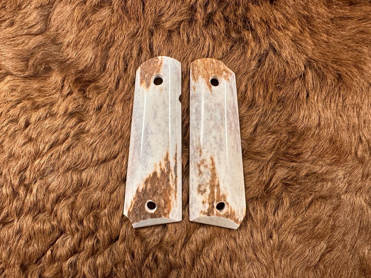 Traditional 1911 Stag Grips