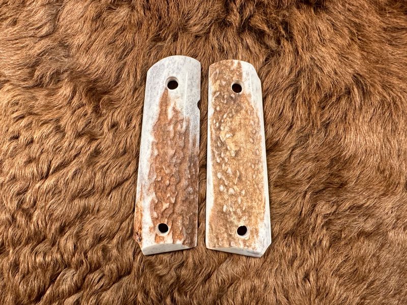 CUSTOM GRIPS