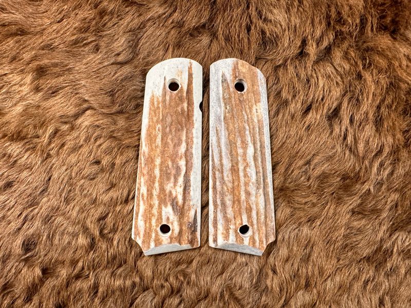 CUSTOM GRIPS