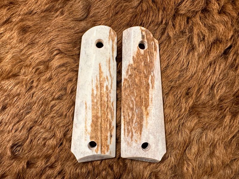 CUSTOM GRIPS