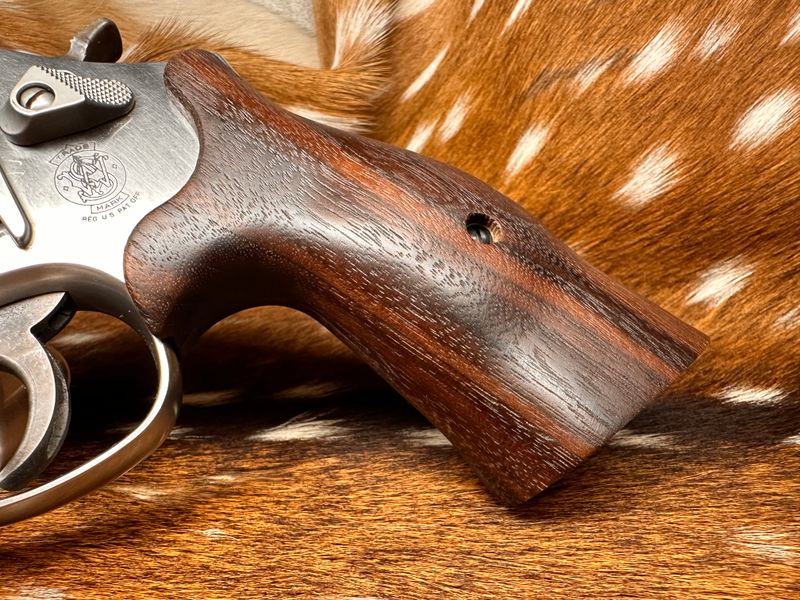 SMITH & WESSON GRIPS