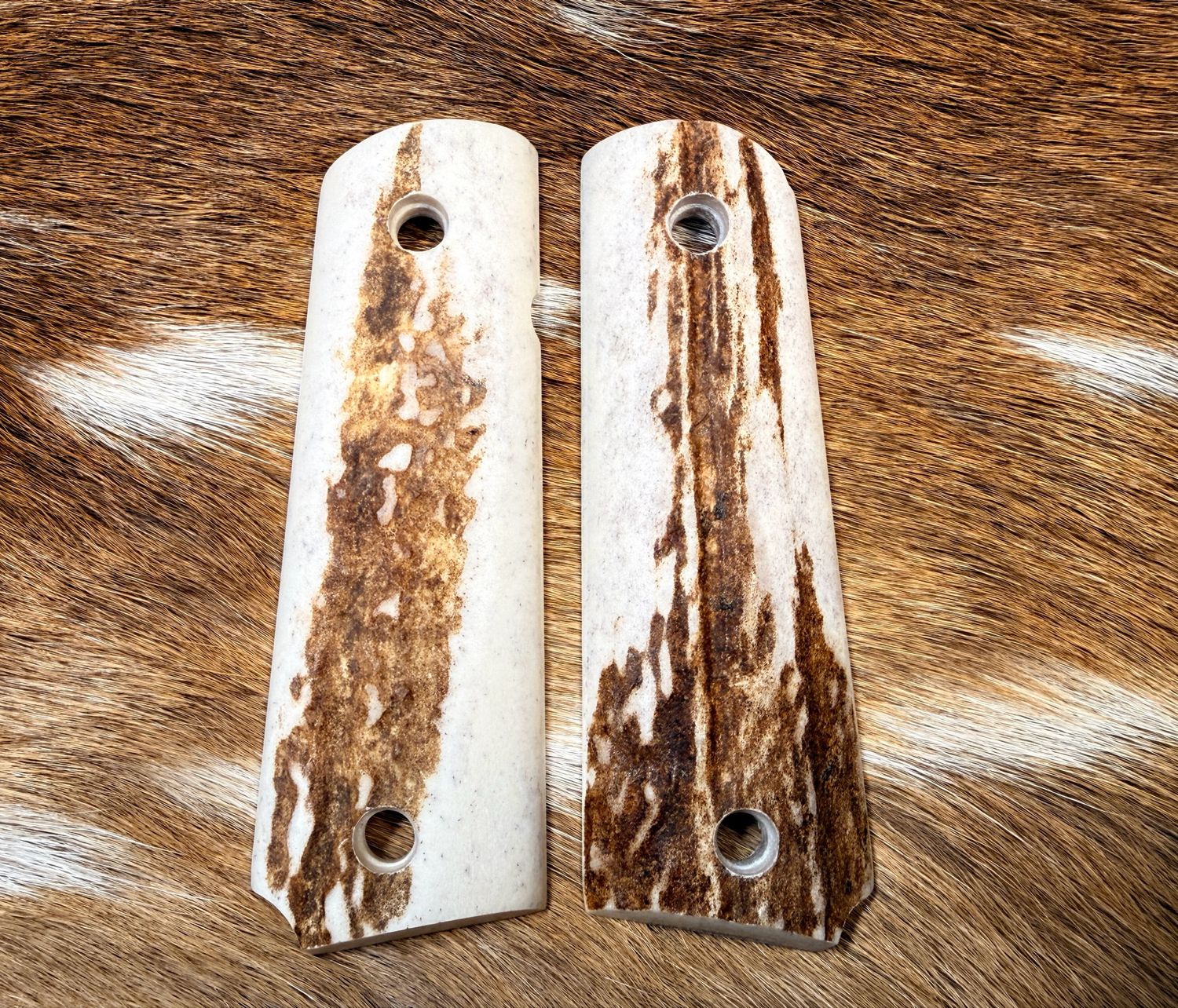 Traditional 1911 Stag Grips