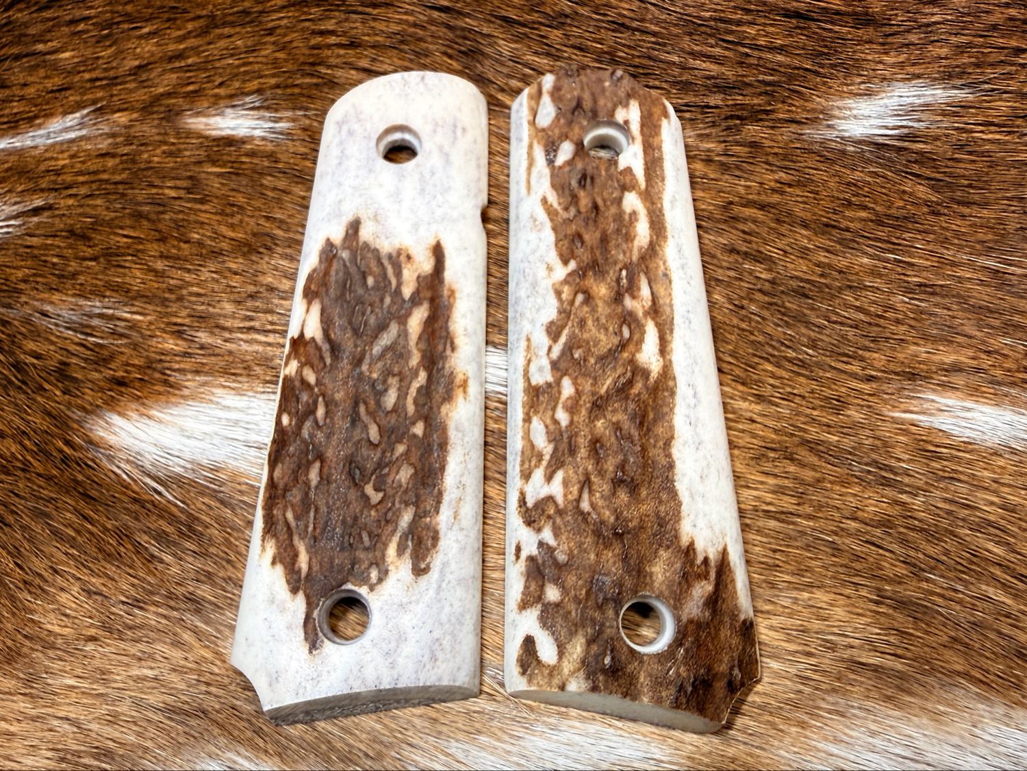 Traditional 1911 Stag Grips