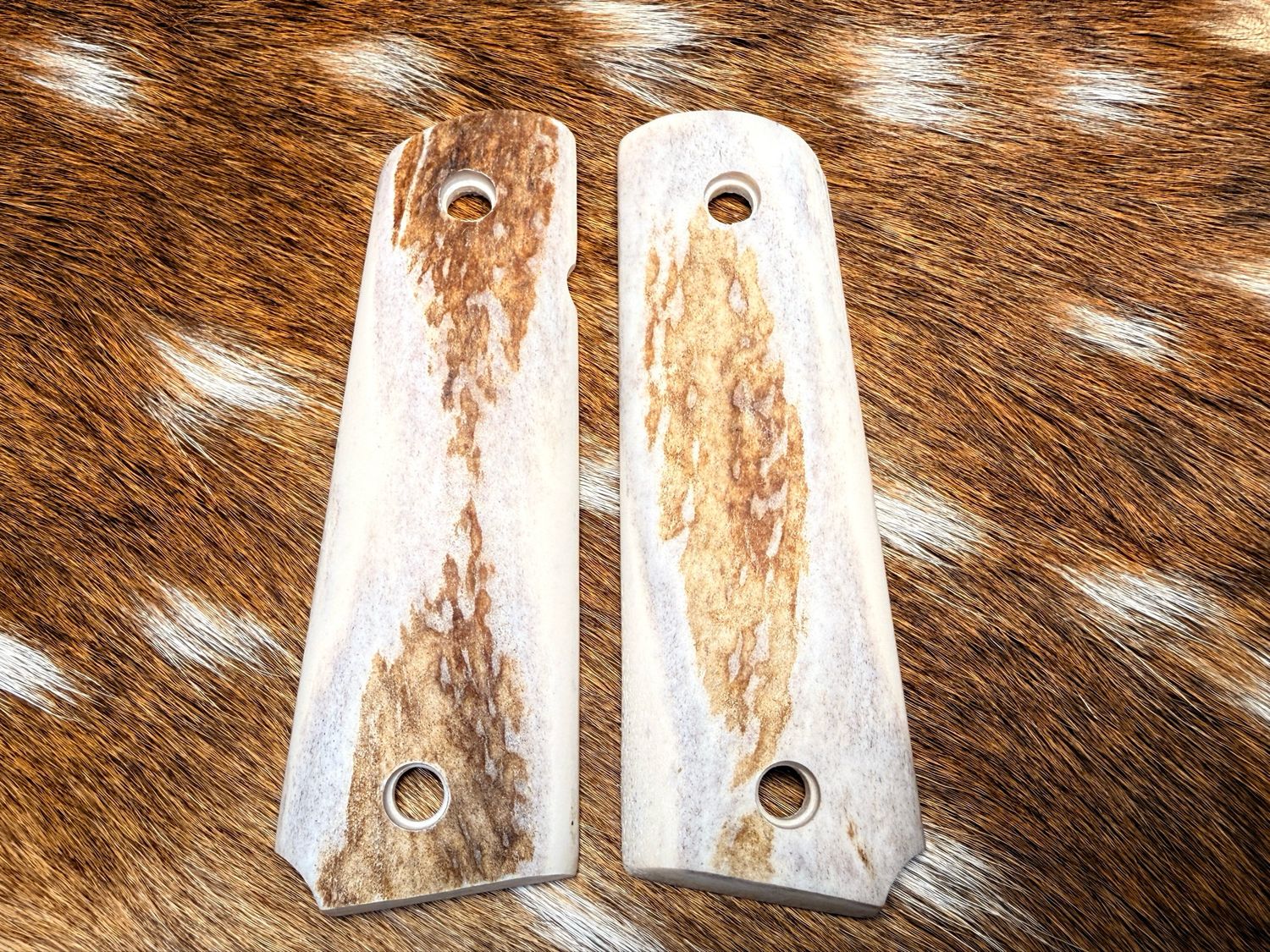 Traditional 1911 Stag Grips
