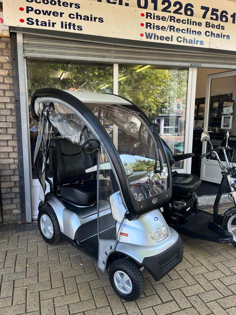 2018 TGA BREEZE S4 (WITH HARD TOP CANOPY)