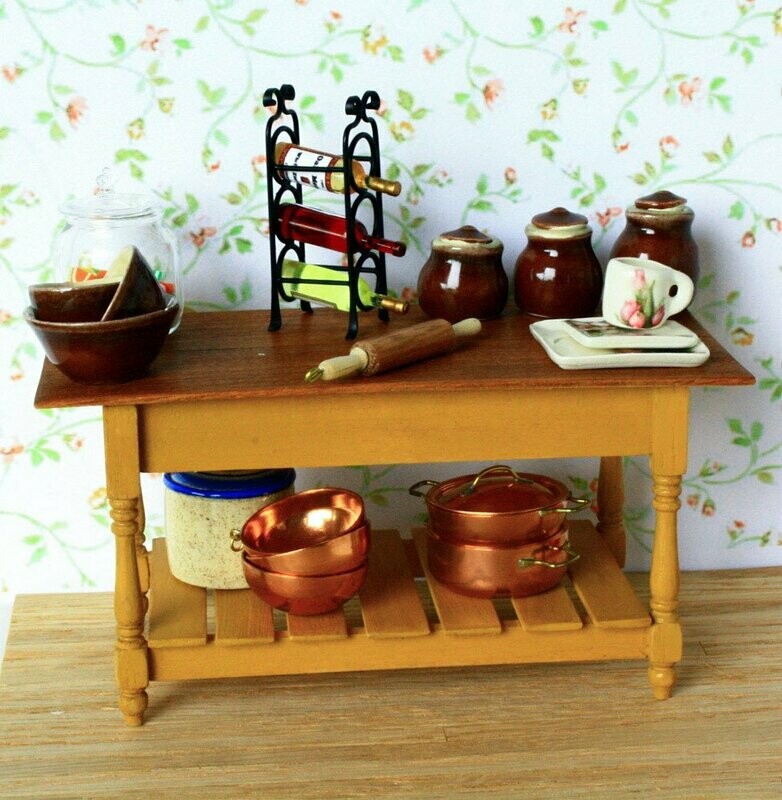 Artisan Handmade Dollhouse Miniatures in 1/12 scale