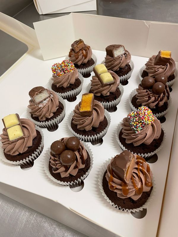 Regular & Mini Cupcakes - Cupcake Delivery Perth - Drizzled