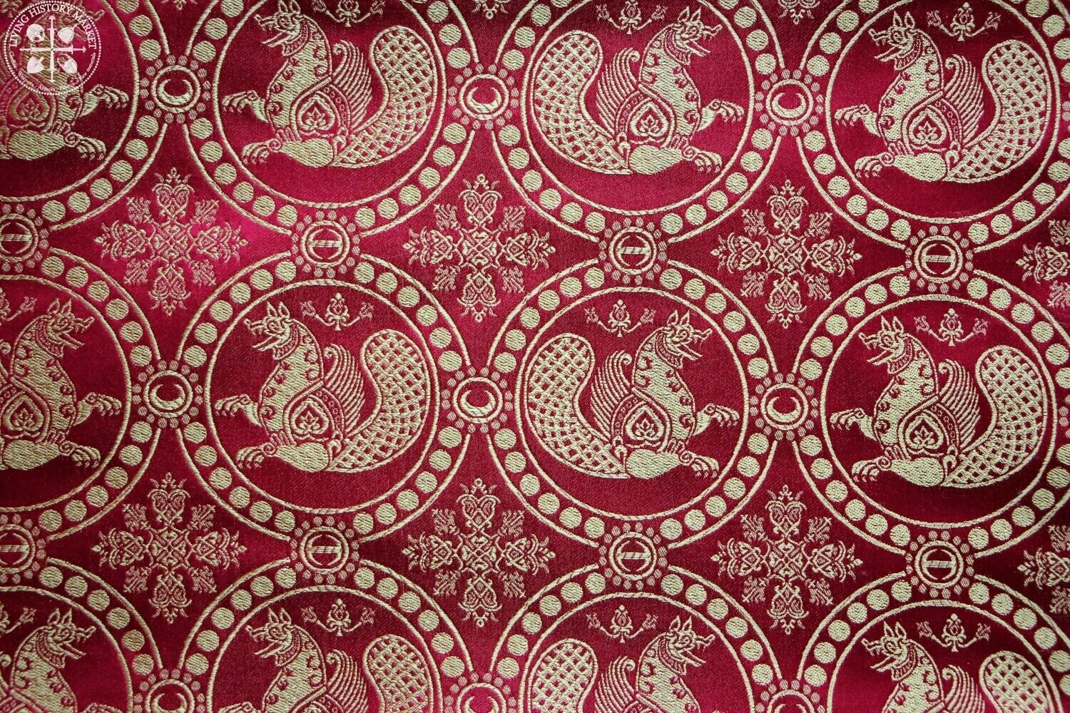 Red senmurv Silk - 7/10 century