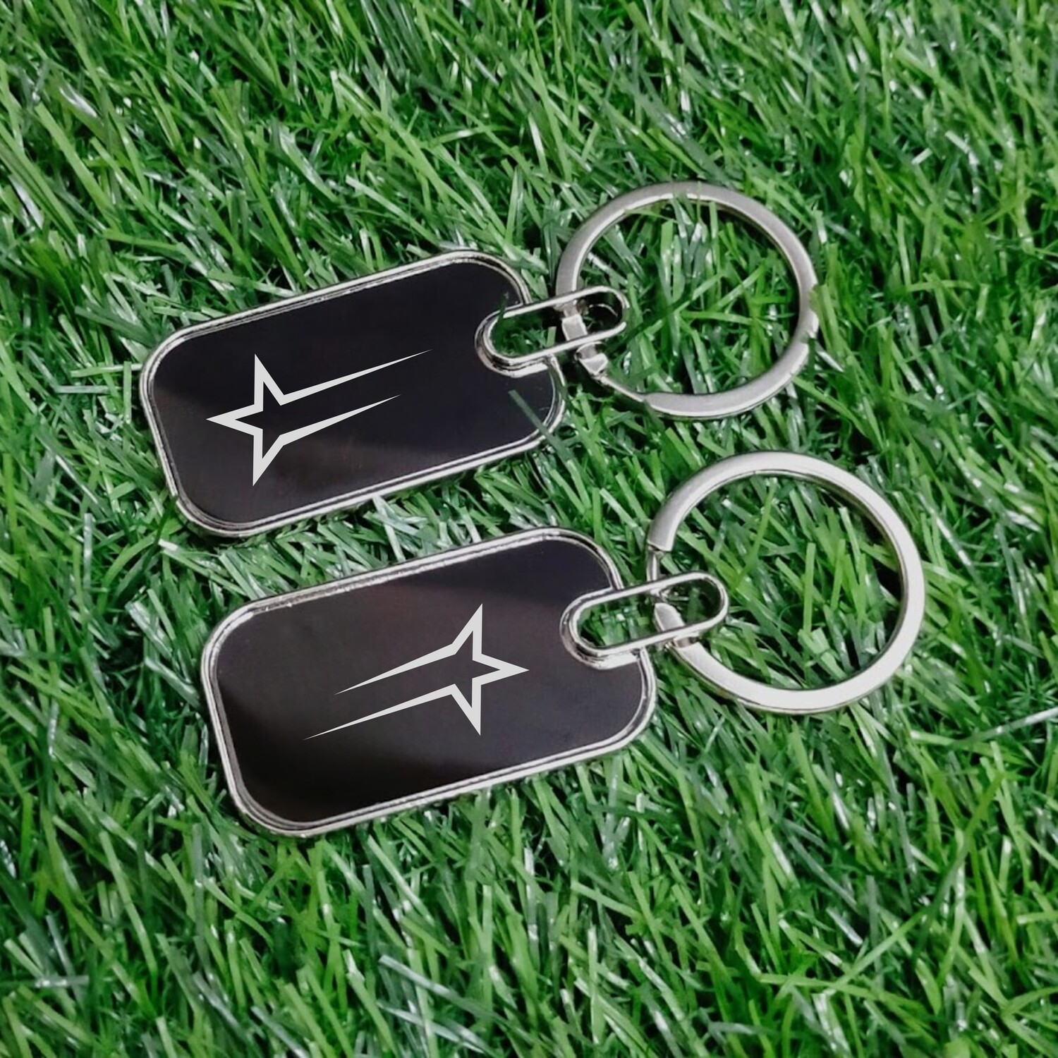 𝐌𝐞𝐭𝐚𝐥 𝐄𝐧𝐠𝐫𝐚𝐯𝐞𝐝 𝐊𝐞𝐲𝐜𝐡𝐚𝐢𝐧