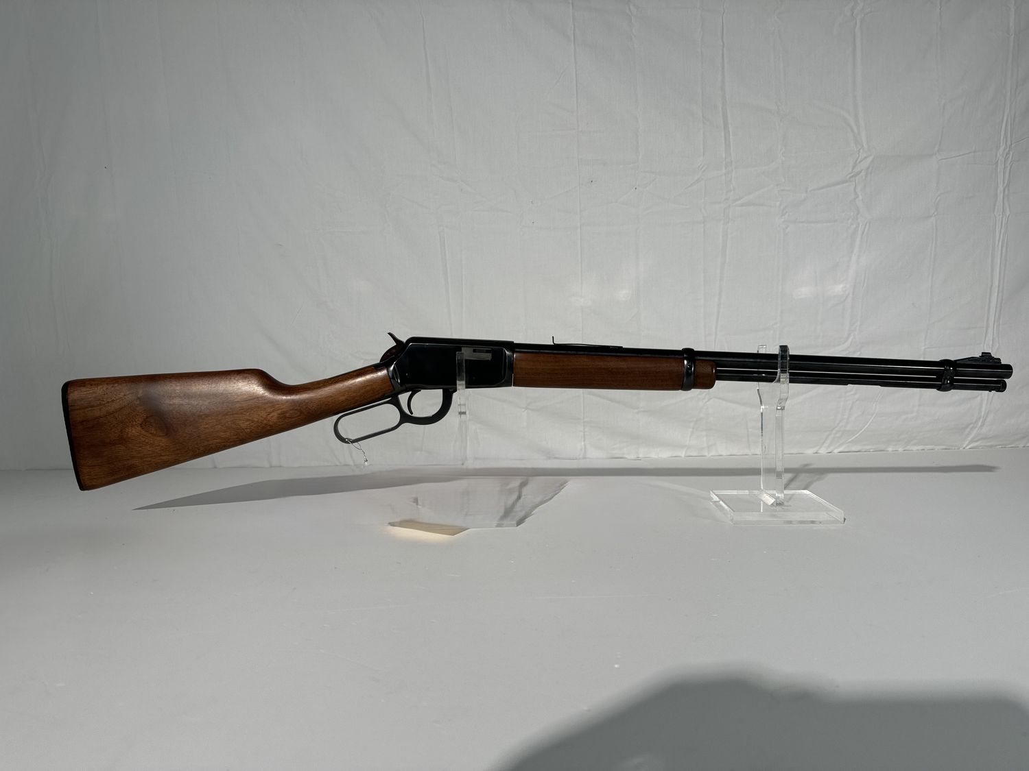 33 Winchester model 9422M .22 Win Mag lever action rifle