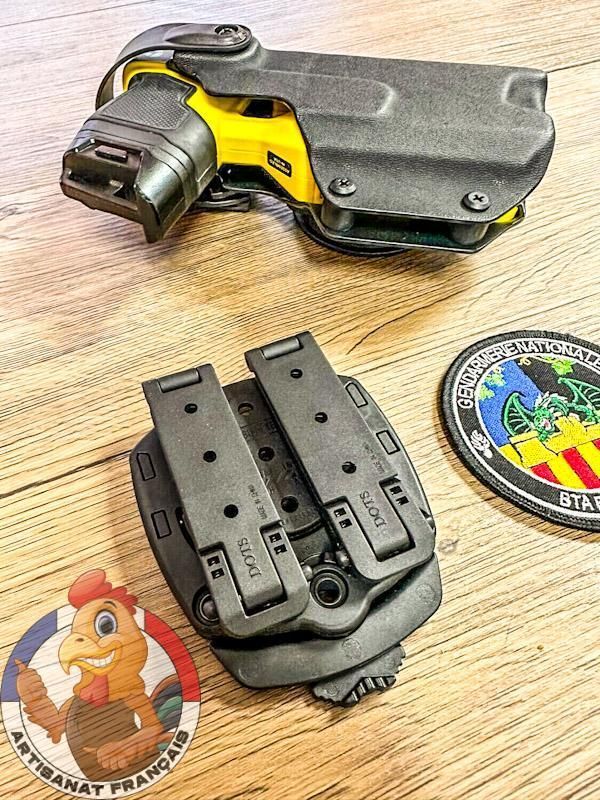 HOLSTER KYDEX PIE TASER T7 /FIXATION ESCAMOTABLE TEK MOUNT MOLLE