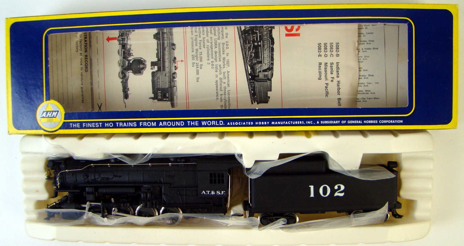 AHM 5082C AT&SF 0-8-0 Switcher Locomotive #102 HO Scale