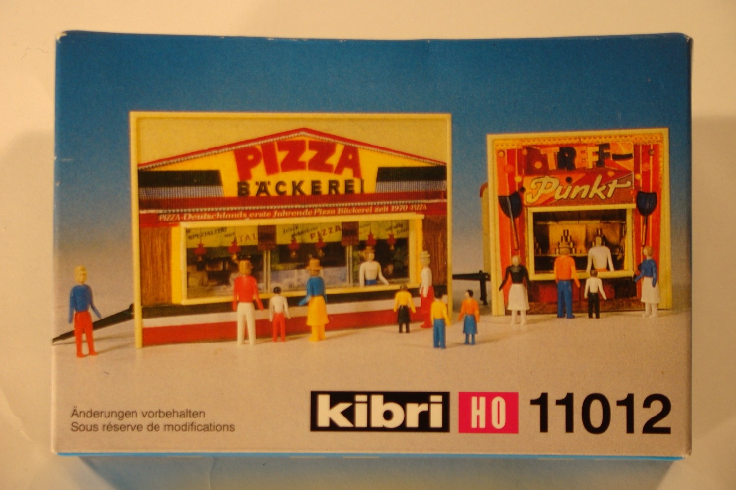 Kibri 11012 Pizza and Dart Game Booths w/Wagons