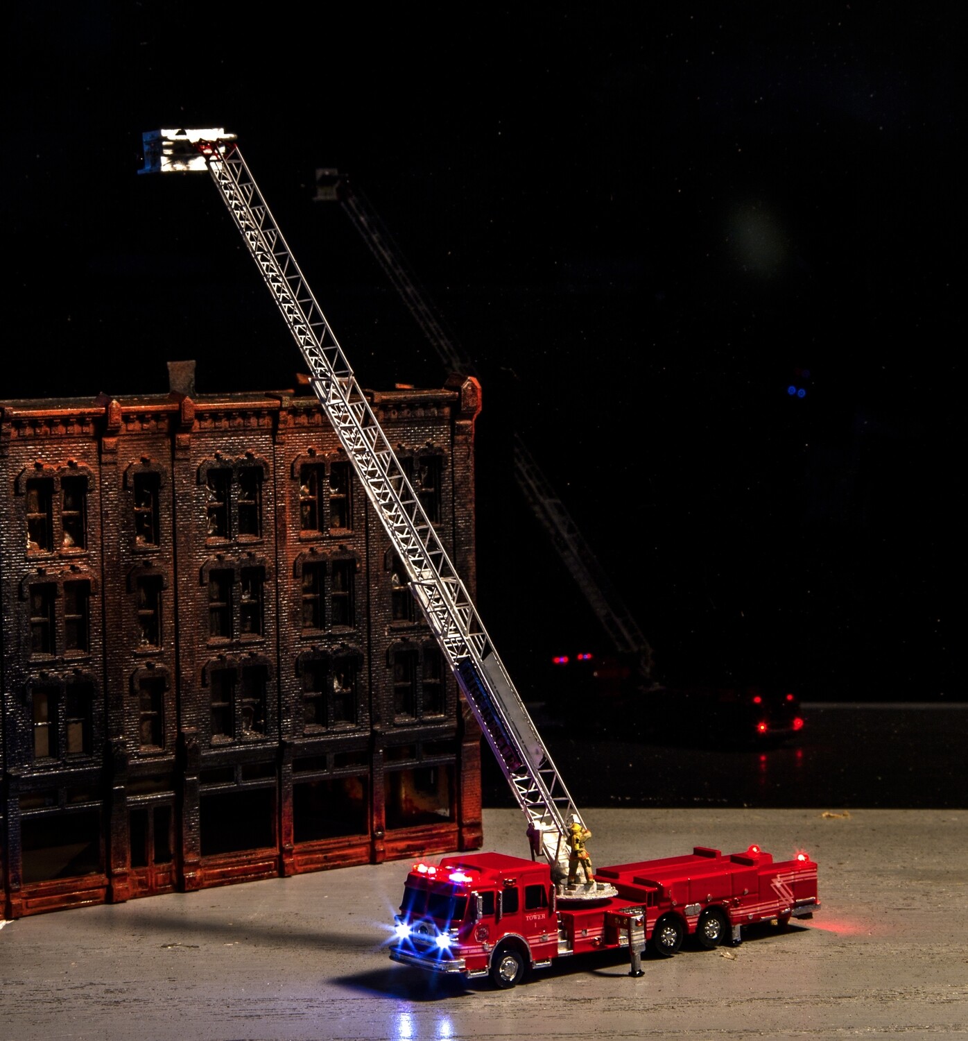 1056 N Scale Sutphen Platform Truck (Ladder Raised)