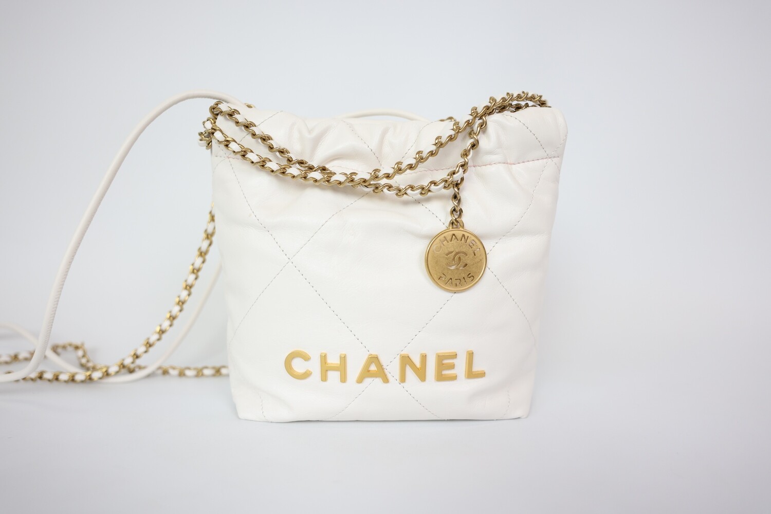 Chanel 22 Mini, White With Gold Hardware, Preowned In Box WA001 - Julia ...