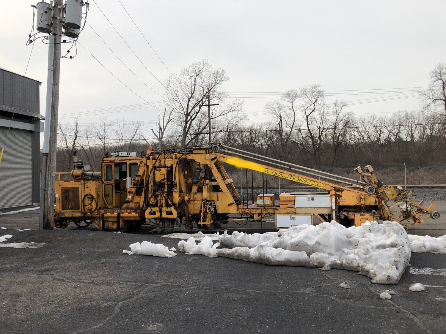 Jackson 6700 railroad tamper