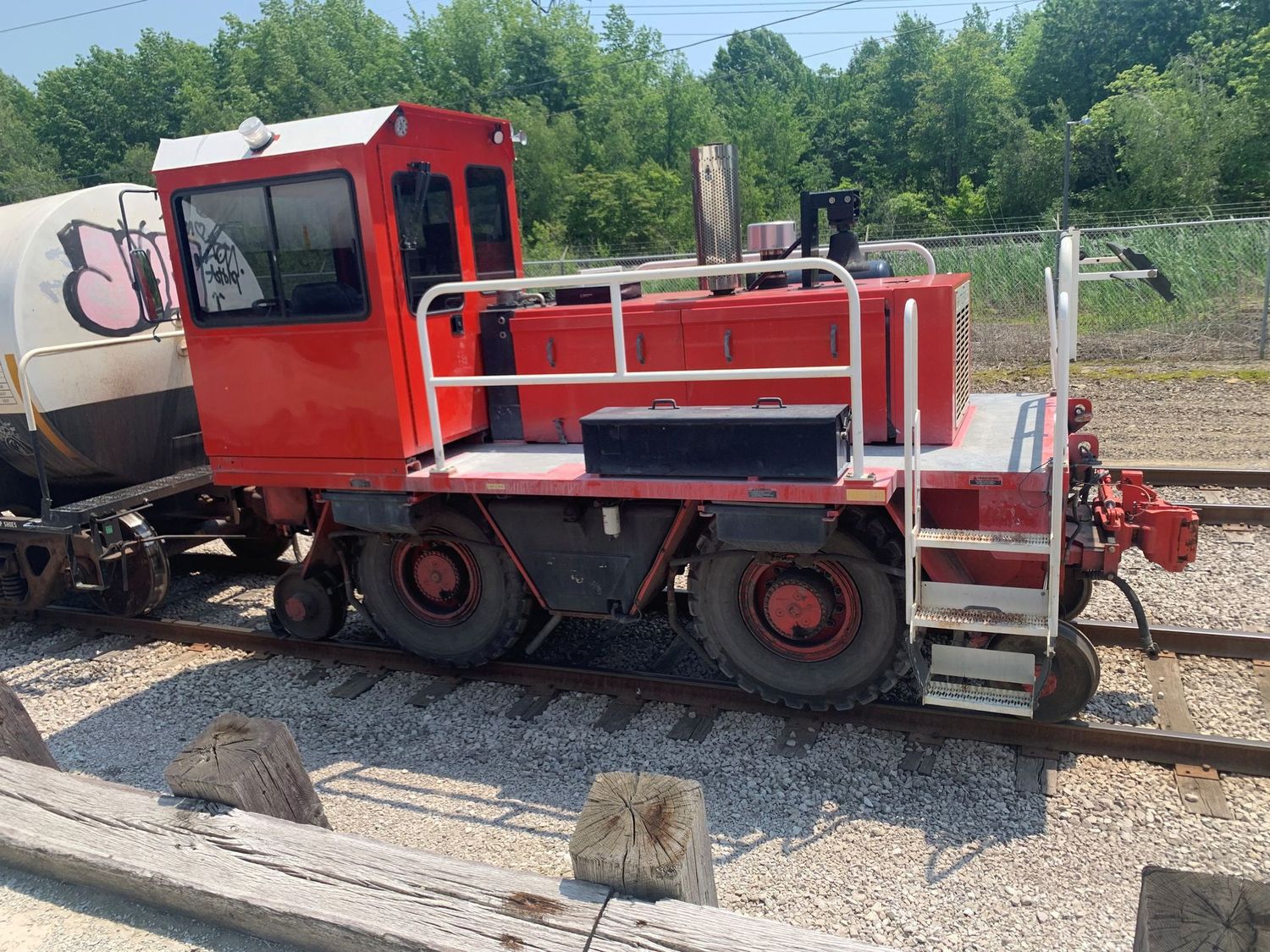 In service 2016 Shuttlewagon 525 with approximately 3400 hours