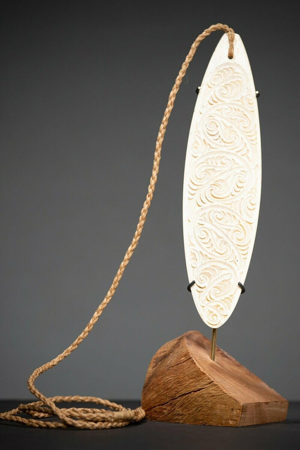 Moko Pounamu, Whale Bone Purerehua Puoro (Spinning Disc) w Kowhaiwhai