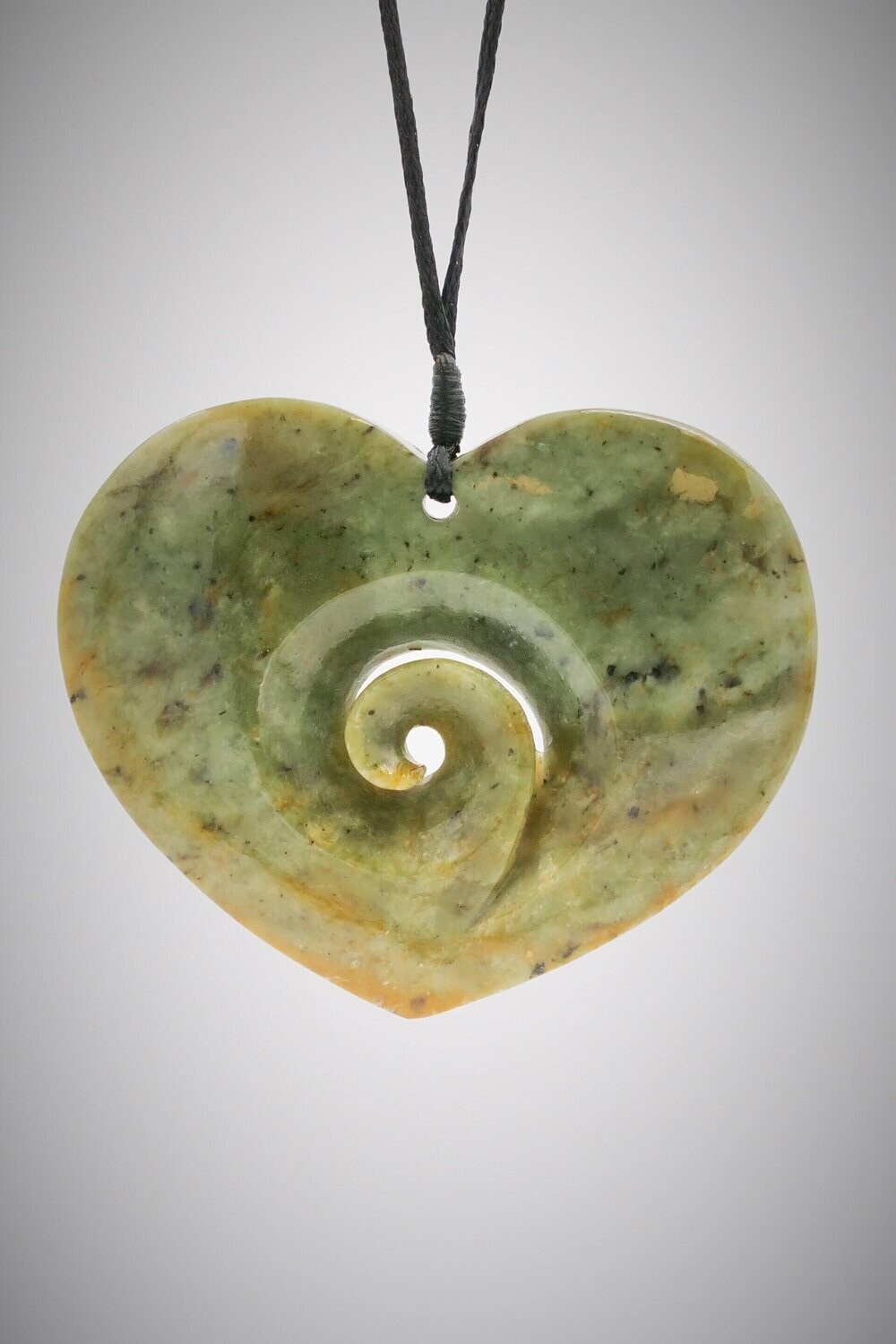 Greenstone Heart NZ Genuine Kawakawa stone - Waiatuhi
