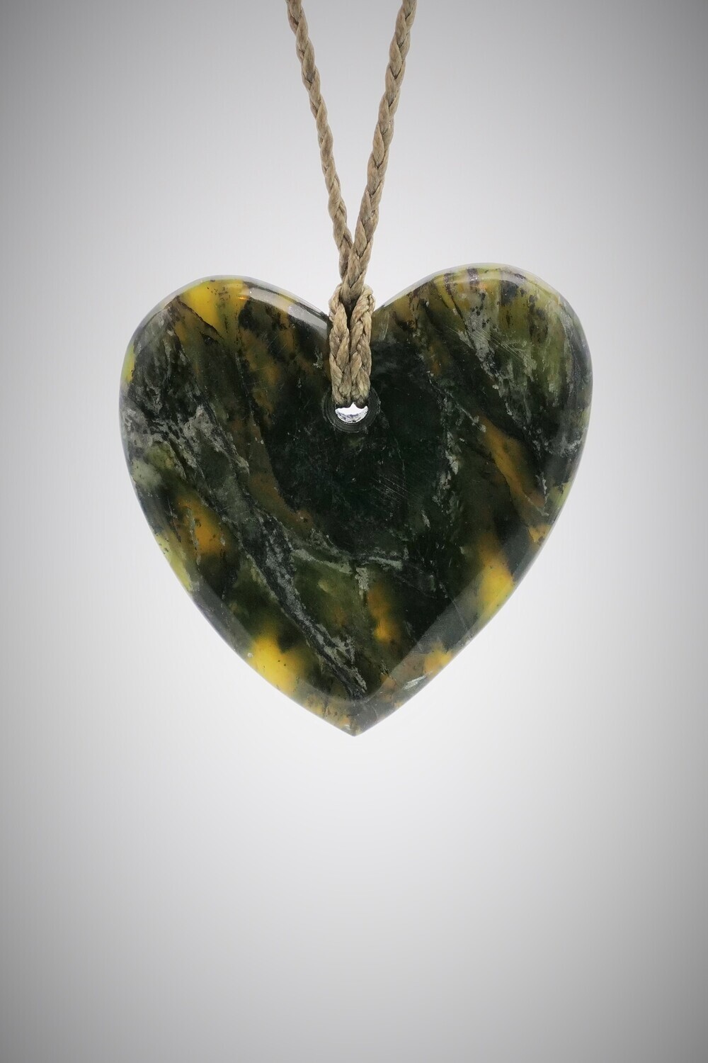 Greenstone Heart NZ Genuine Kawakawa stone - Whangatoetoe