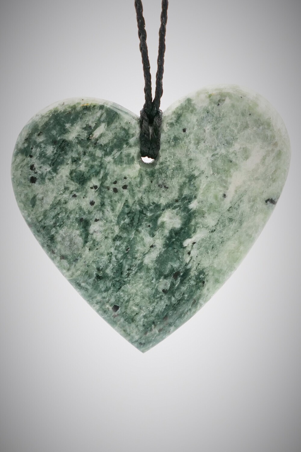 Greenstone Heart NZ Genuine Kawakawa stone - Whangatoetoe