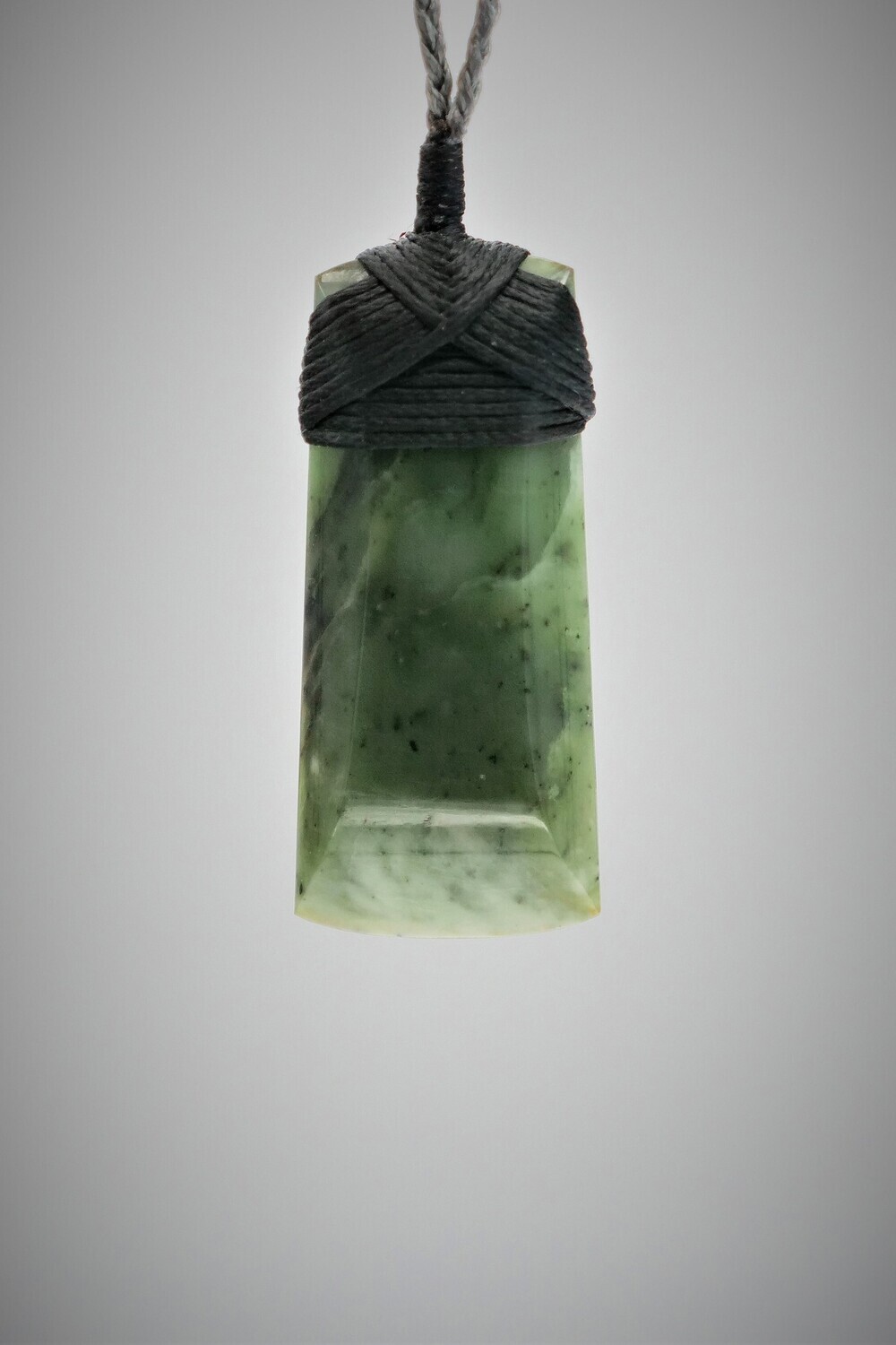 Moko Pounamu Toki NZ Genuine Inanga Flower Greenstone - Mawheraiti