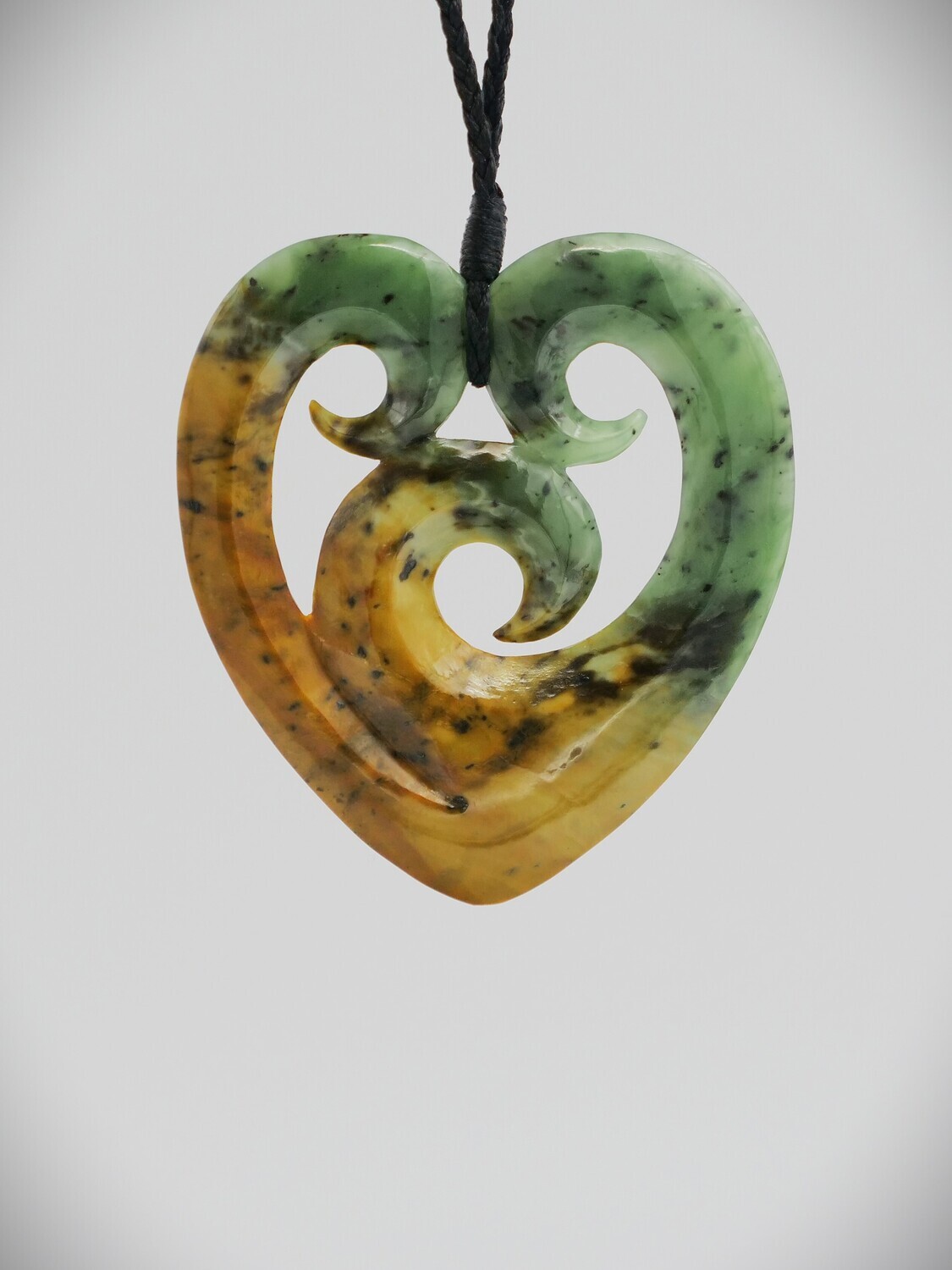 Greenstone Heart NZ Genuine Marsden Flower Jade - Honikiwi