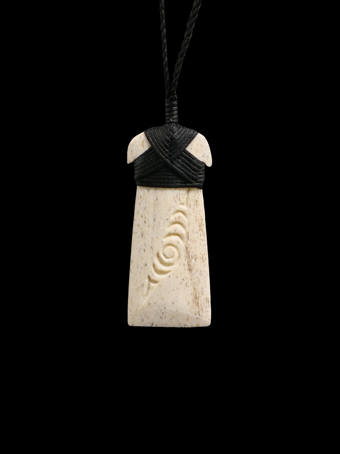 Moko Pounamu, Whale Bone Carving Toki - Mangarata