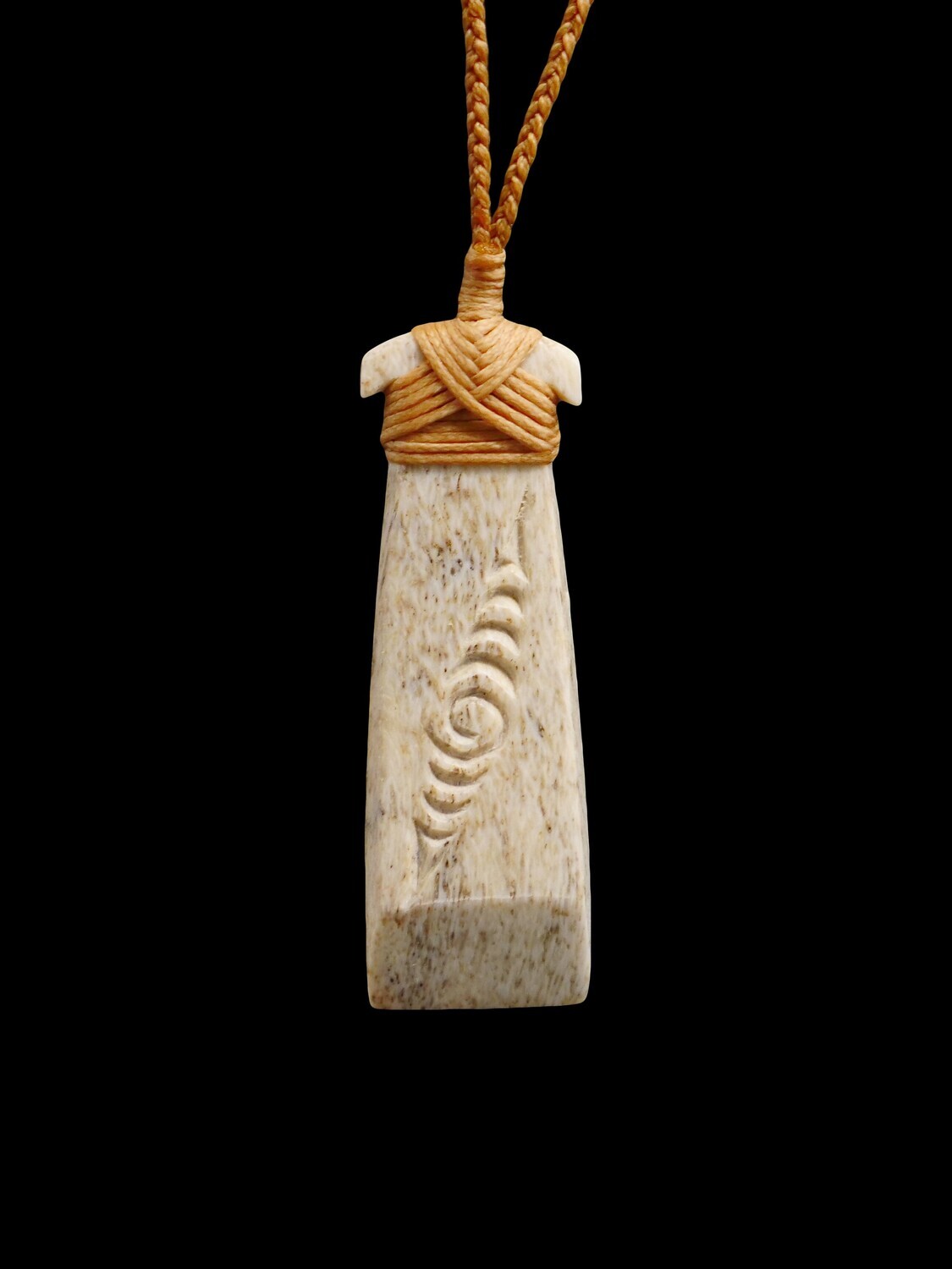 Moko Pounamu, Whale Bone Carving Toki - Tutaki