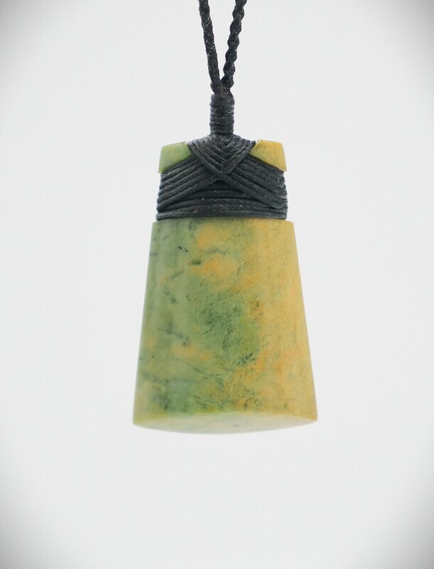 Pounamu Toki | Greenstone Shop | Moko Pounamu