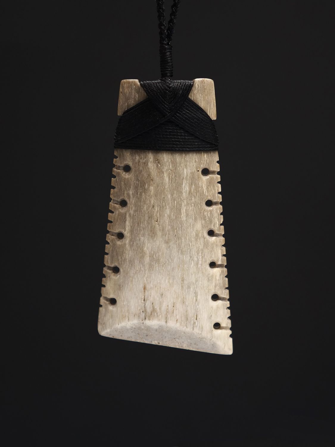 Moko Pounamu, Whale Bone Carving Toki - Otiake