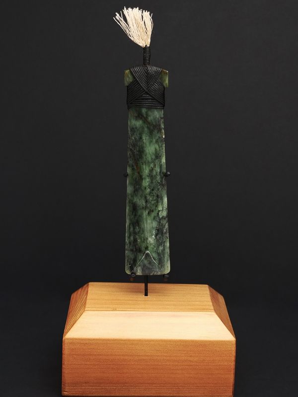 Pounamu Toki | Greenstone Shop | Moko Pounamu