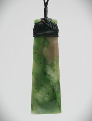 Moko Pounamu, Toki NZ Genuine Kauri Copal - Patearoa