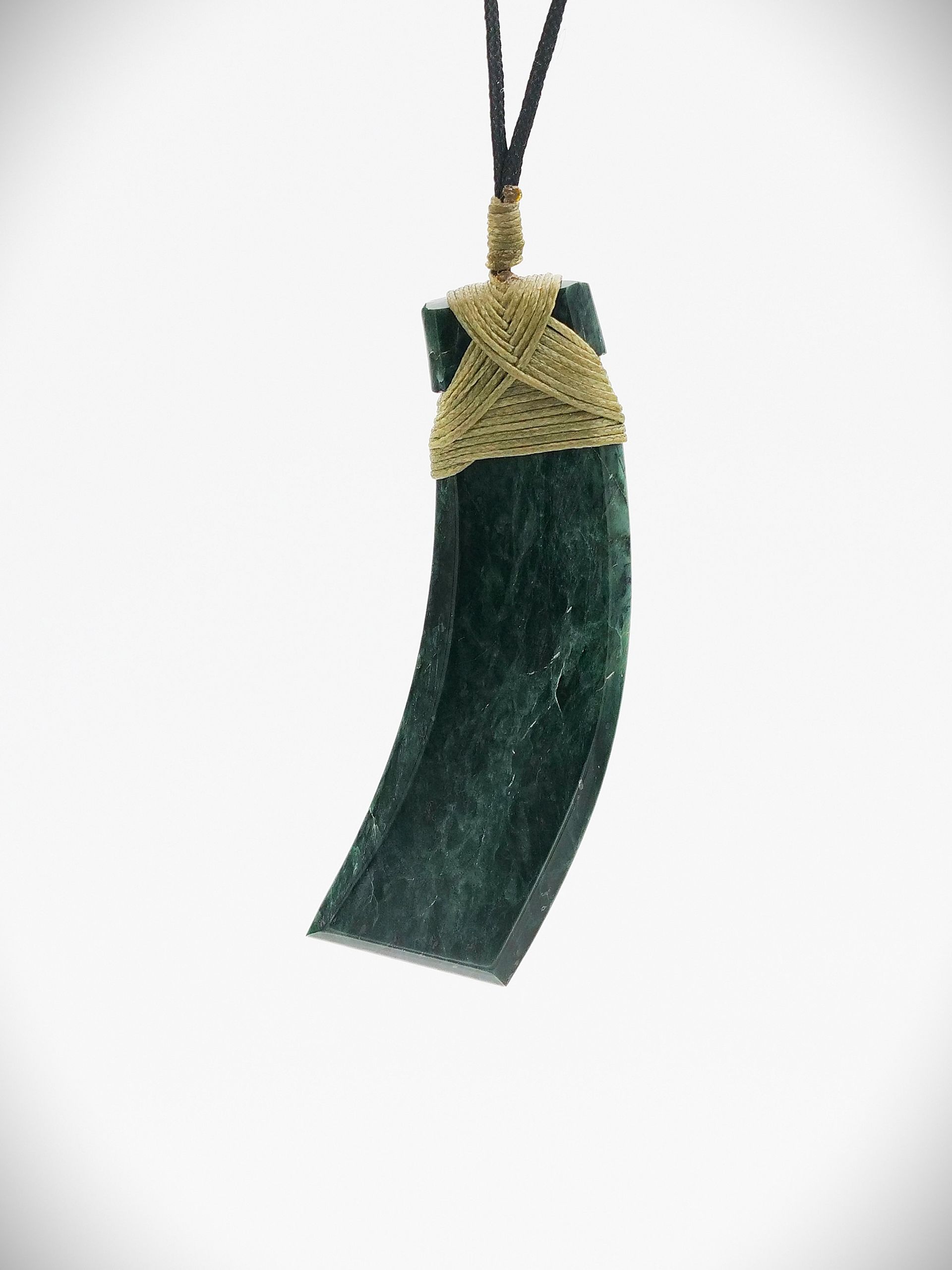 New Zealand Pounamu | Jewellery & Sculptures