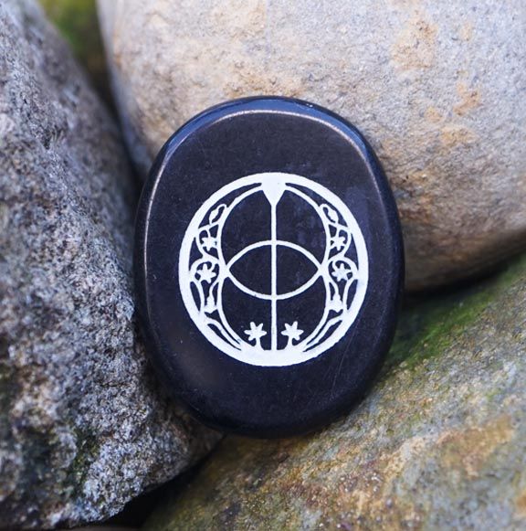 🌊Vesica Piscis - Chalice Well Palm Stones Obsidian