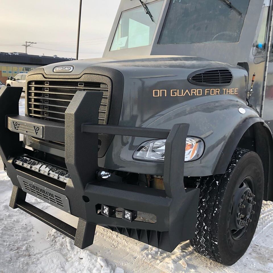 FULL-TUBE BUMPER FREIGHTLINER