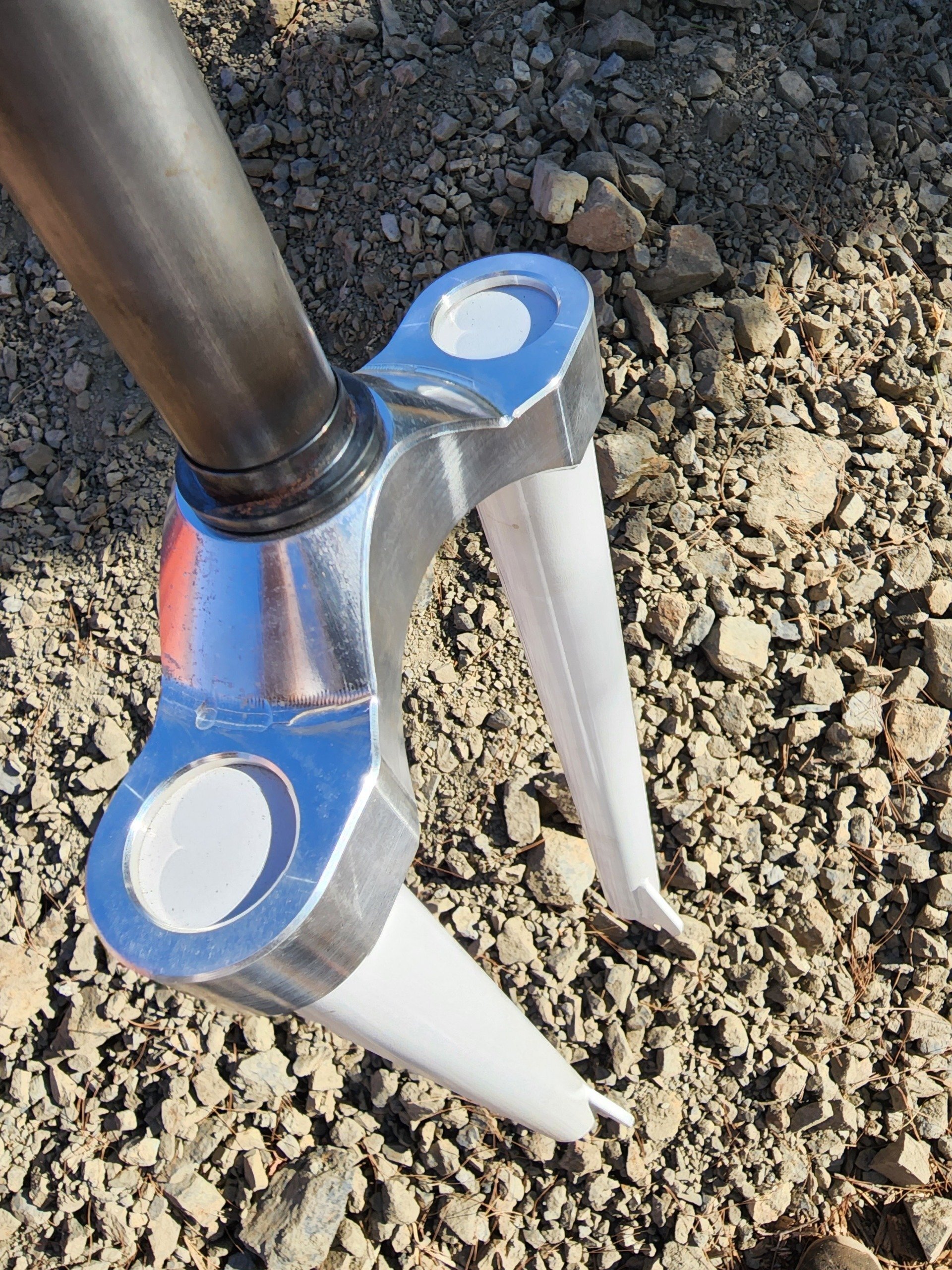 EF-AV8R Forks - 1 1/8 Threadless Steer tube