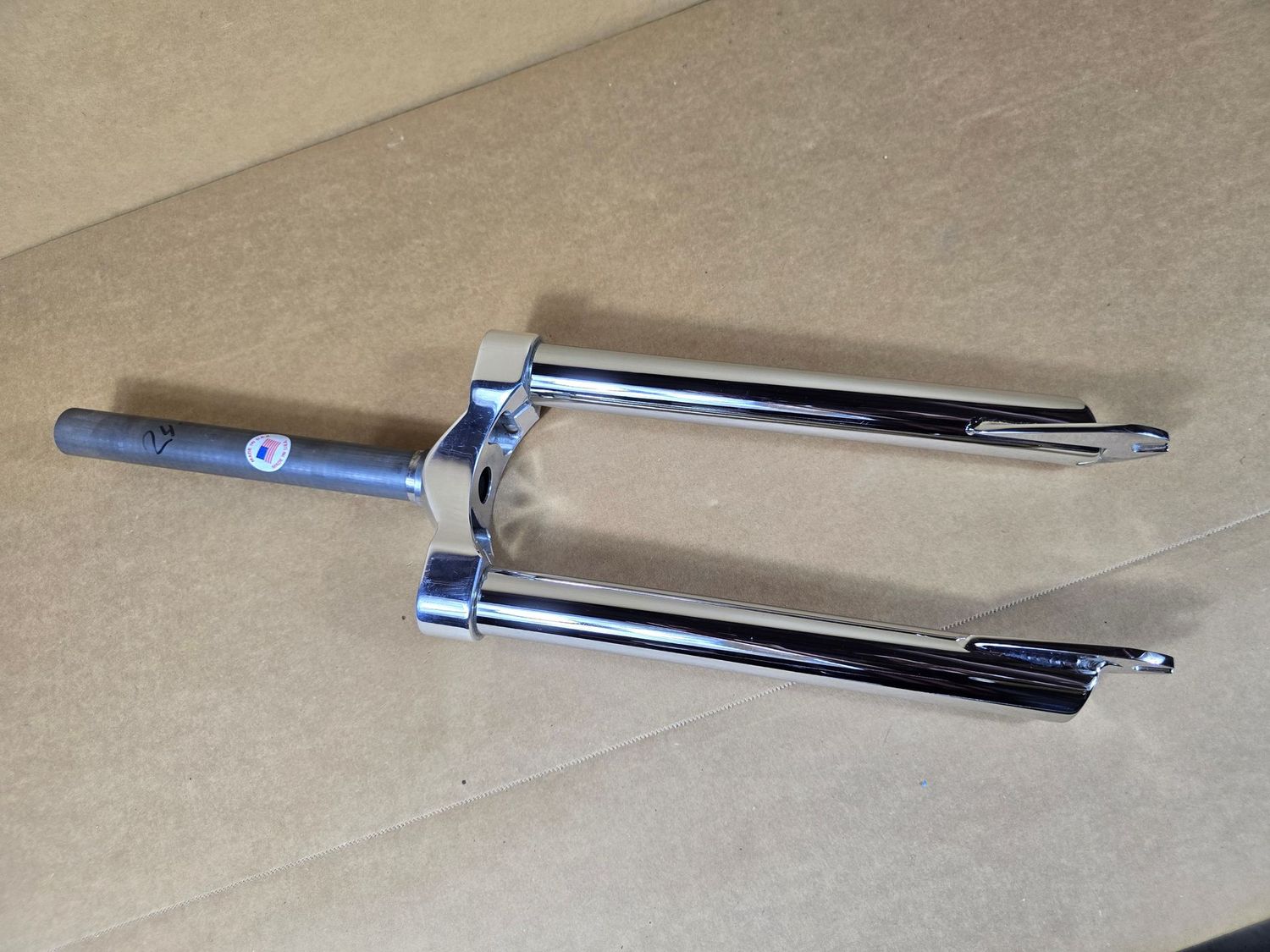 24" AV8R's with Polished cap and Chrome Legs